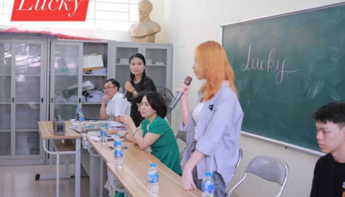 Phụ huynh 2k8 muốn con đỗ đại học đúng nguyện vọng, đừng để con "tự bơi ...